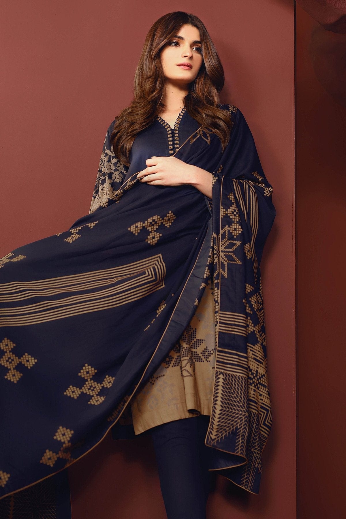 Three Piece Printed Plain Viscose Suit With Printed Plain Viscose Dupa ...